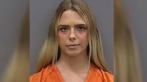 Mujer de 23 años fingió tener 14 para abusar de menores en Estados ...