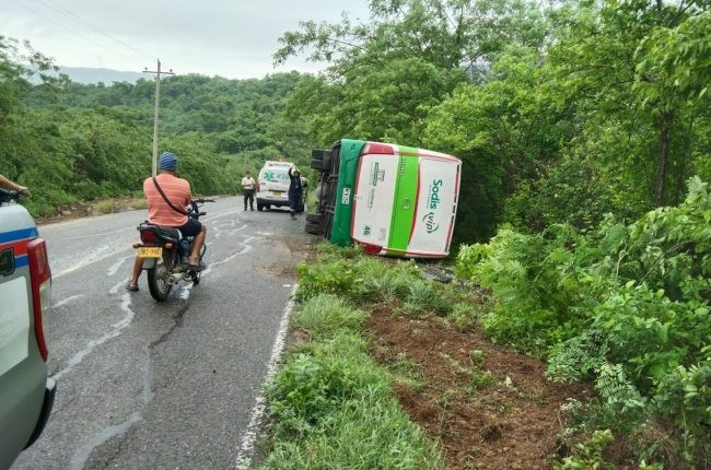 Revelan identidad de lesionados tras volcamiento de bus de Alianza ...